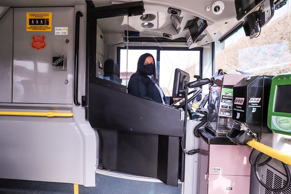 OC Transpo moves ahead with permanent driver shields on buses ...